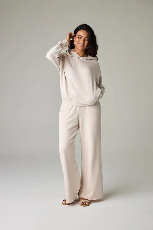 EAVOLU Baikal Eco-luxe Fleece Dolman Crop Hoodie - Bone