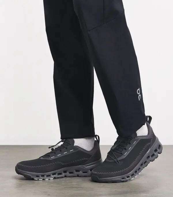 On Cloudaway 2 Athletic Trainers - Black