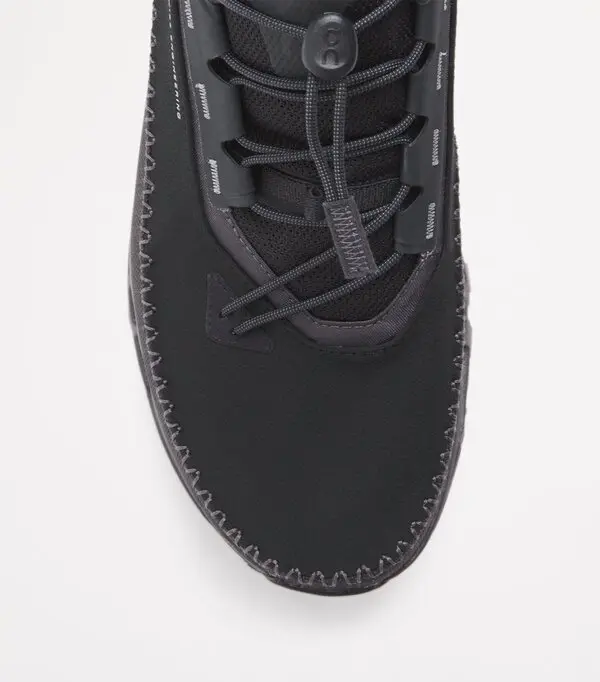 On Cloudaway 2 Athletic Trainers - Black