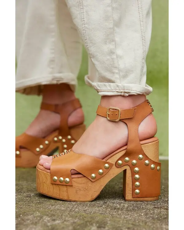 Free People Cecily Studded Platform Sandals - Luggage