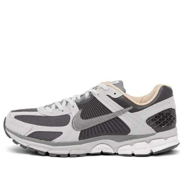 Nike Zoom Vomero 5 Cn Sneakers