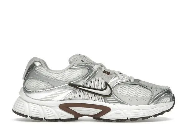 Nike V5 Rnr Light Orewood Brown Sneakers - Sail/fauna Brown/phantom
