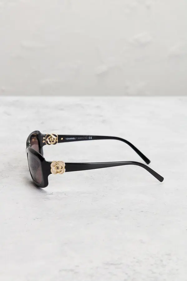 Chanel Interlocking Cc Oversize Tinted Sunglasses