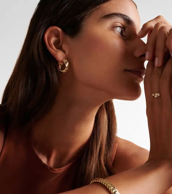 STONE AND STRAND - Stone And Strand Swerve 10kt Gold Hoop Earrings