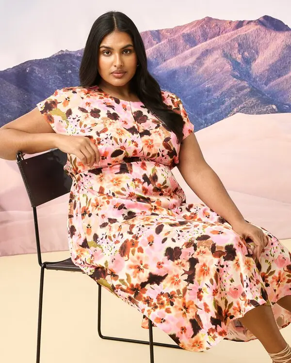 ESTELLE Atreides Midi Dress