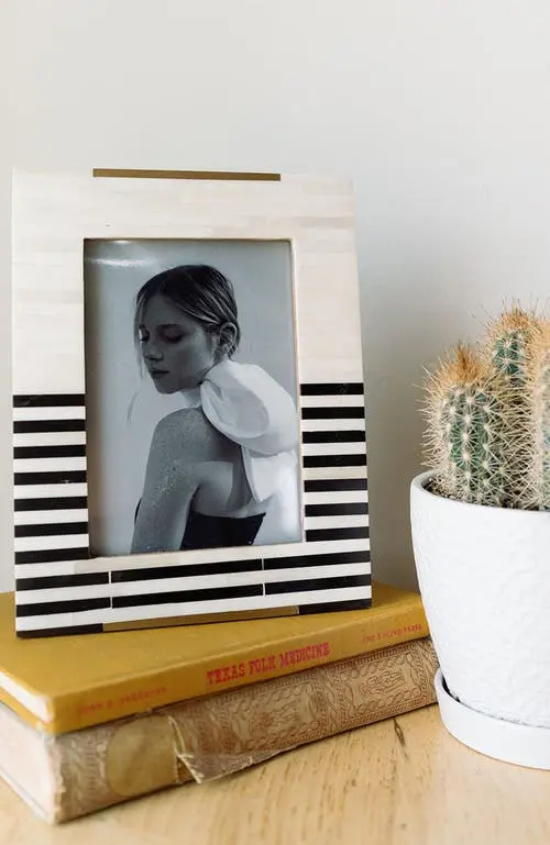MATR BOOMIE Mukhendu Stripe Black & White Picture Framebone