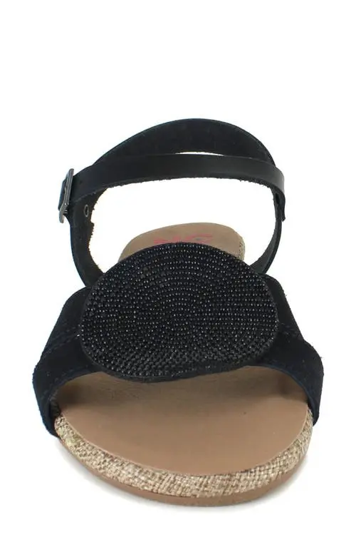 NATIONAL COMFORT Ronda Medallion Flat Sandal