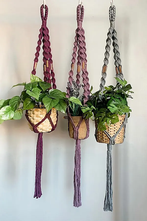 I WOULD RATHER KNOT Macrame Plant Hanger With A Twist - Light Grey