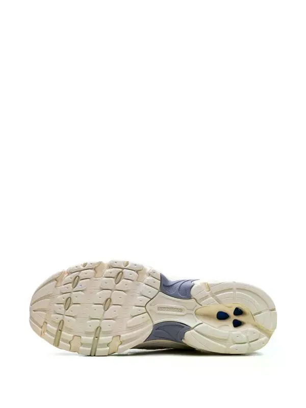 NEW BALANCE 530 Sneakers - White