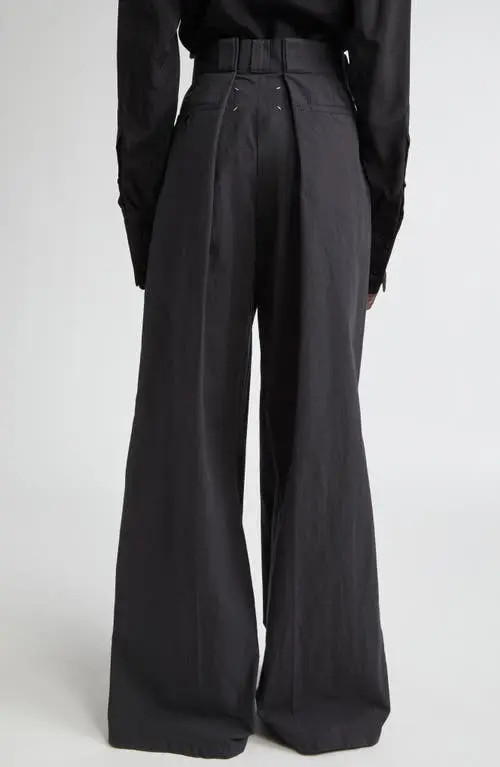 MAISON MARGIELA Pleated Wide Leg Trousers - Black