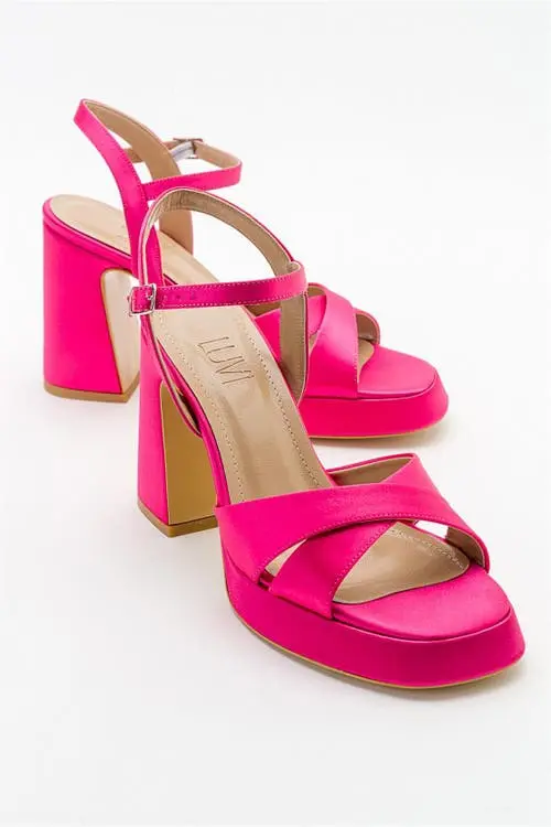 FOREVER & ALWAYS SHOES Yvonne Platform Sandals - Fuchsia