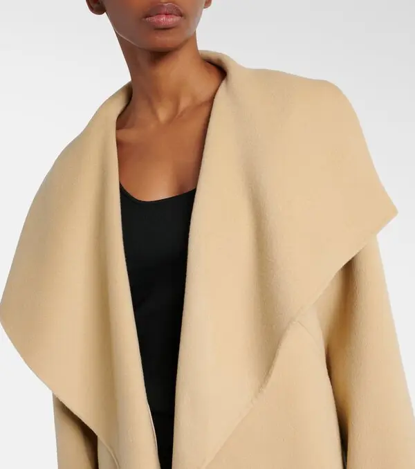 TOTEME Signature Cropped Wool Jacket - Beige