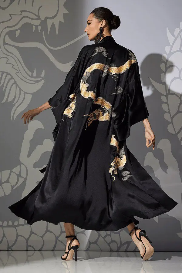 Natori Couture Lucky Dragon Embroidered Silk Robe - Black