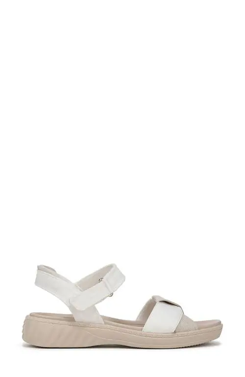 LIFESTRIDE Bzees Lane Sandal - White