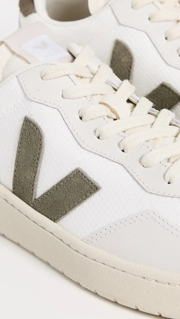 VEJA V-90 B-mesh Sneakers