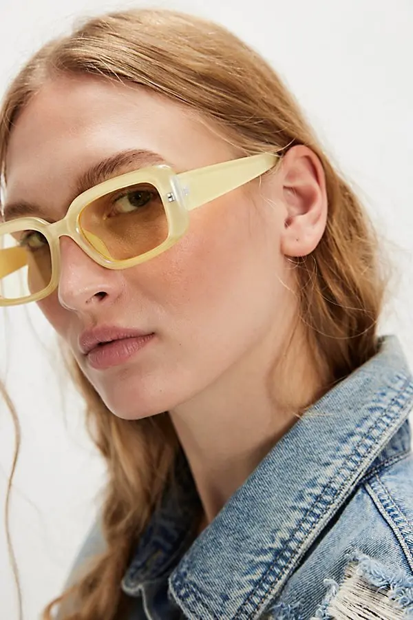 Free People Frankie Rectangle Sunglasses - Butter Yellow
