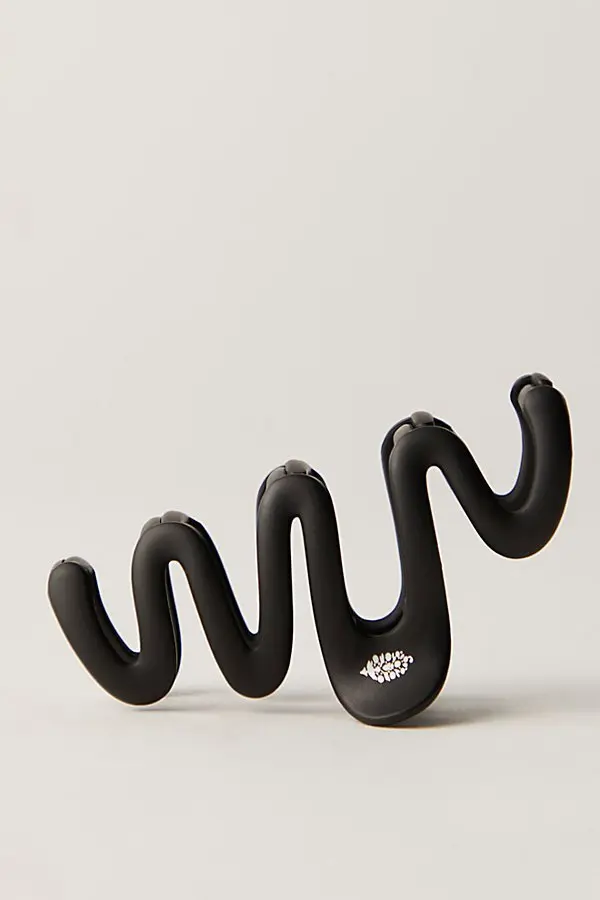 Free People Make Waves Claw Clip - Black