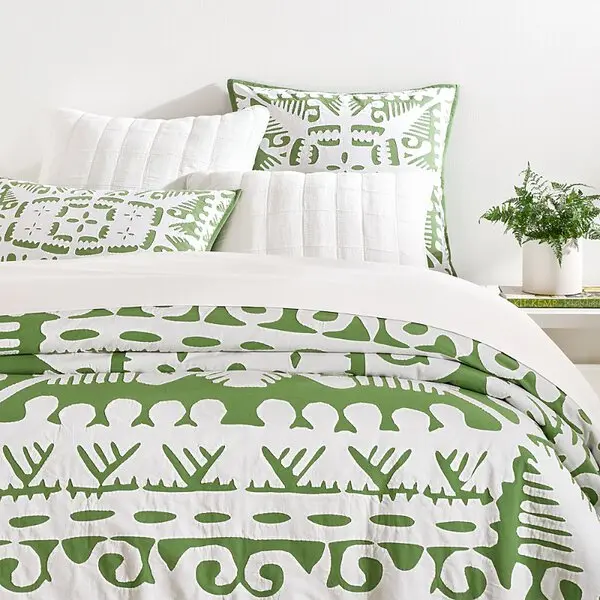 ANNIE SELKE Knight Wood Cutwork Coverlet, King - Olive