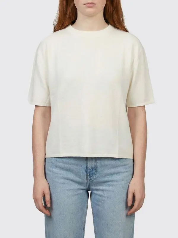 LISA YANG T-shirt