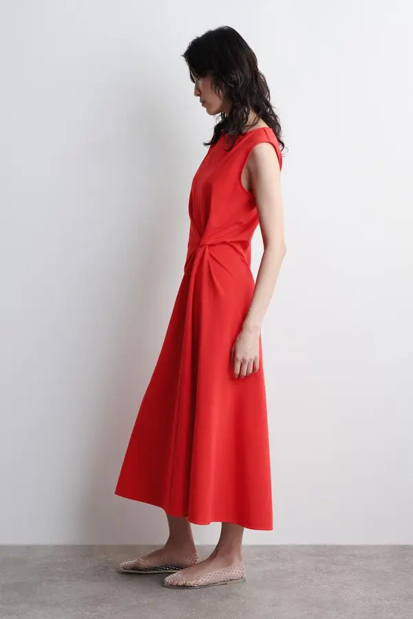 red dress clothing Designer Cocktail | Flowy Maxi Dress by Shahida Parides. all_collections_removed Size:US 10 / EU 43 Silver Prom Dress With