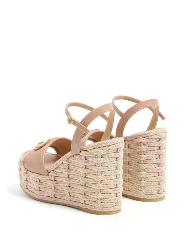 Valentino Garavani Vlogo Signature Wedge Sandals In Grainy Calfskin 120mm - Pink