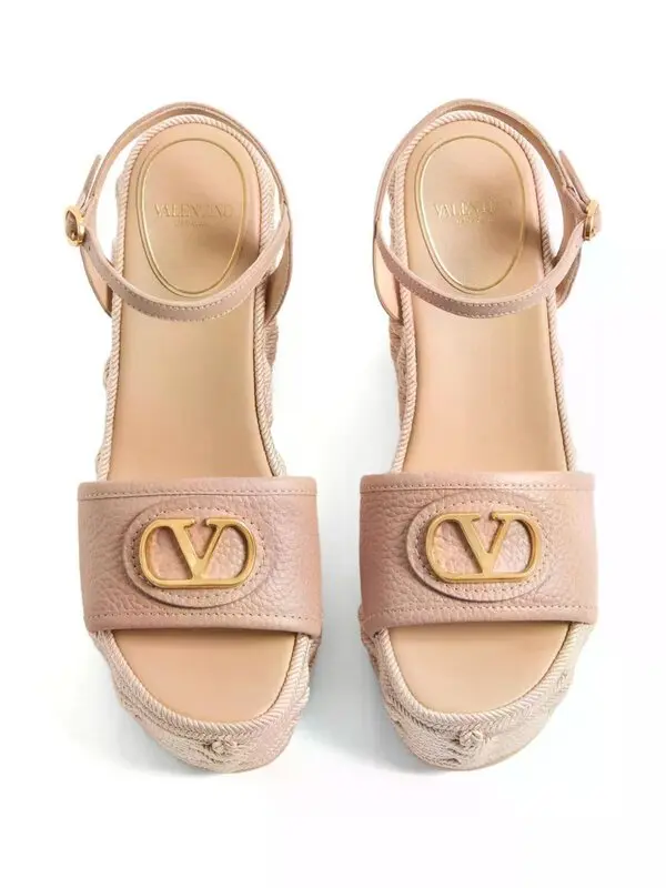Valentino Garavani Vlogo Signature Wedge Sandals In Grainy Calfskin 120mm - Pink