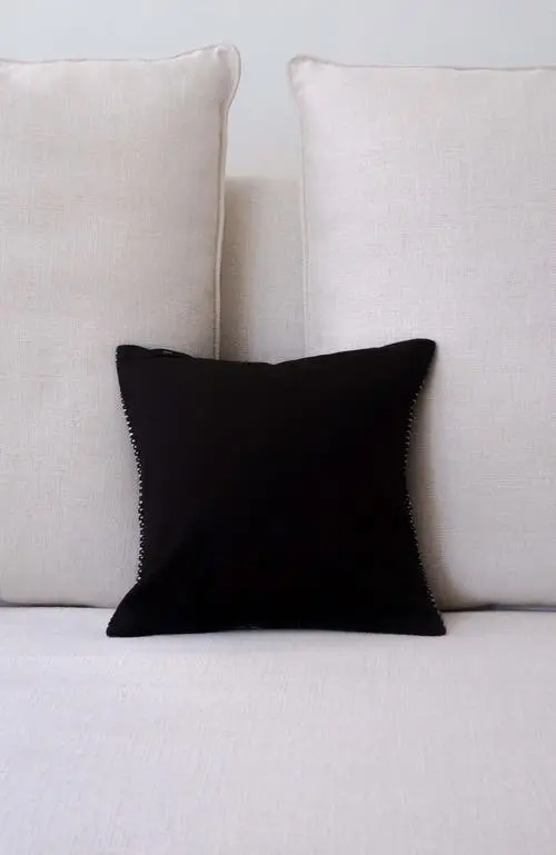 Voz Montañas Square Pillow Small