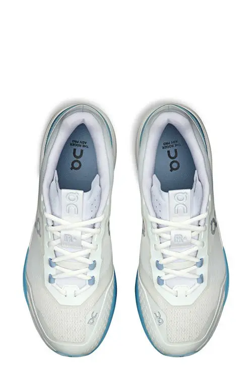On The Roger Adv Pro Tennis Shoe - White/ Chambray