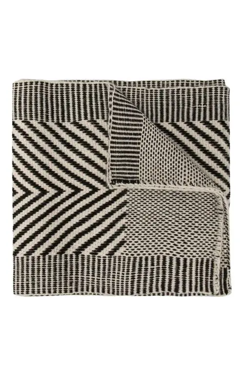 Voz Chevron Scarf In Baby Alpaca - Ivory/black