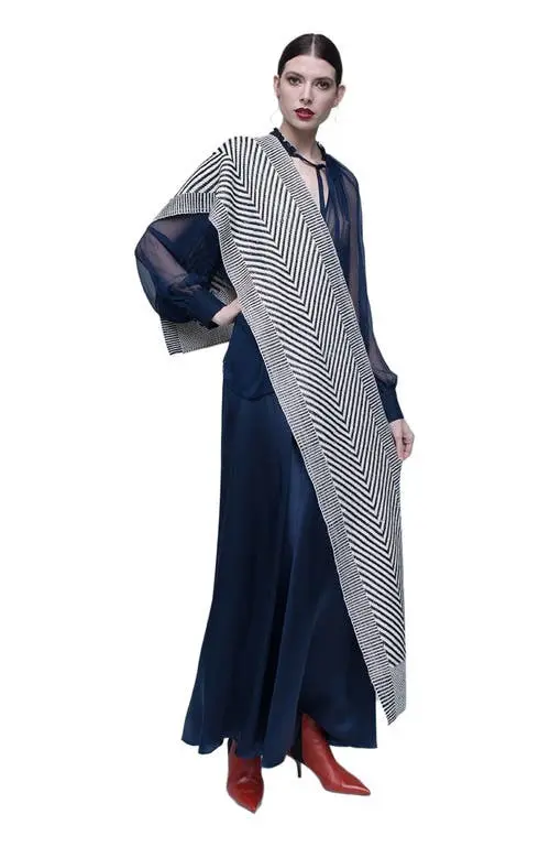 Voz Chevron Scarf In Baby Alpaca - Ivory/black
