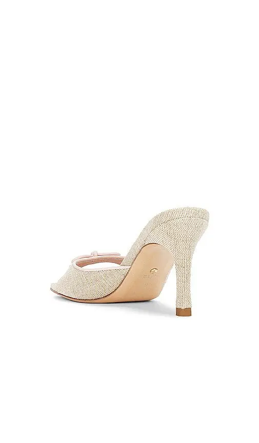 Raye Mary Ann Heel