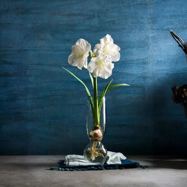 THE COLLECTIVE Pebbled Bulb Vase