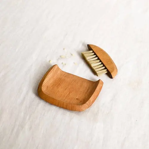 THE COLLECTIVE Crumb Brush Set - Natural