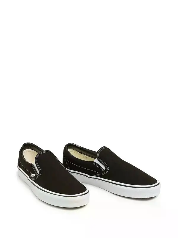 VANS Classic Slip-on Sneakers