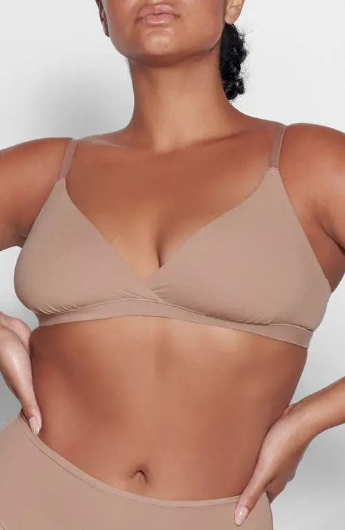 SKIMS Fits Everybody Crossover Bralette - Sienna