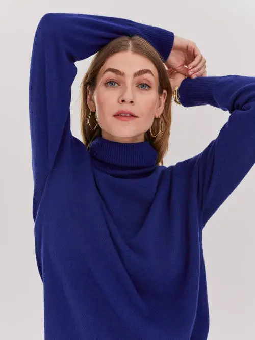 CELTIC & CO. Geelong Wool Slouch Turtleneck Sweater - Blue Ink