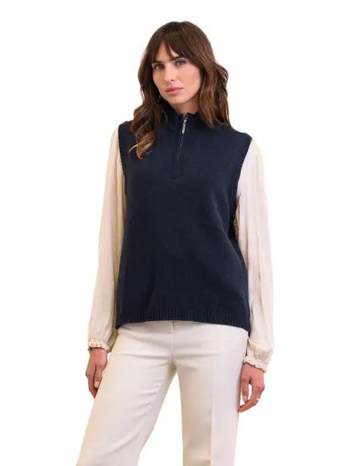 CELTIC & CO. Quarter Zip Sleeveless Top