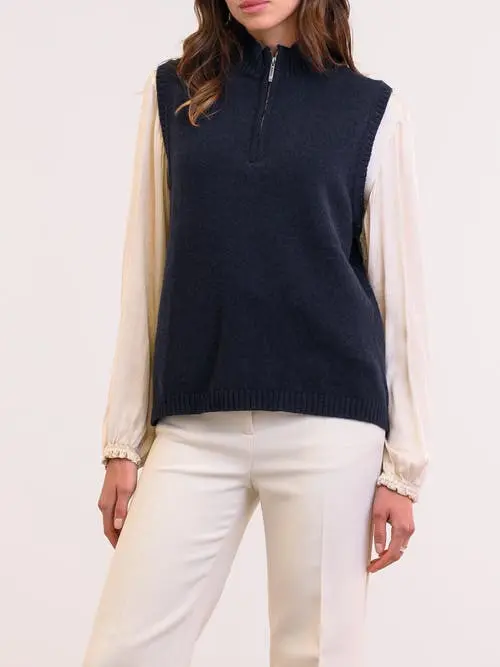 CELTIC & CO. Quarter Zip Sleeveless Top