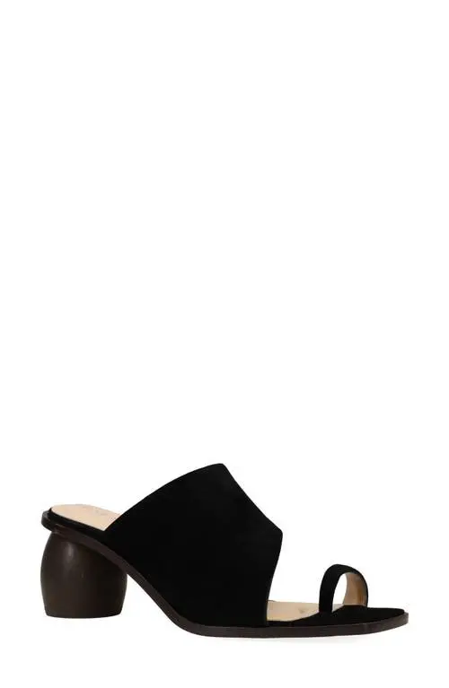 Pelle Moda Lahni Slide Sandal - Black