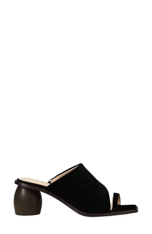 Pelle Moda Lahni Slide Sandal - Black