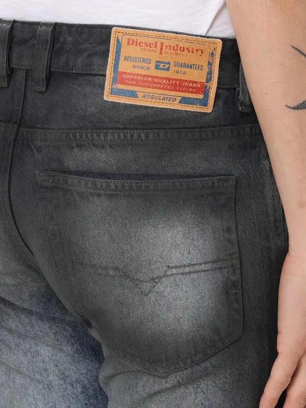 DIESEL® Straight Leg Jeans - Blue