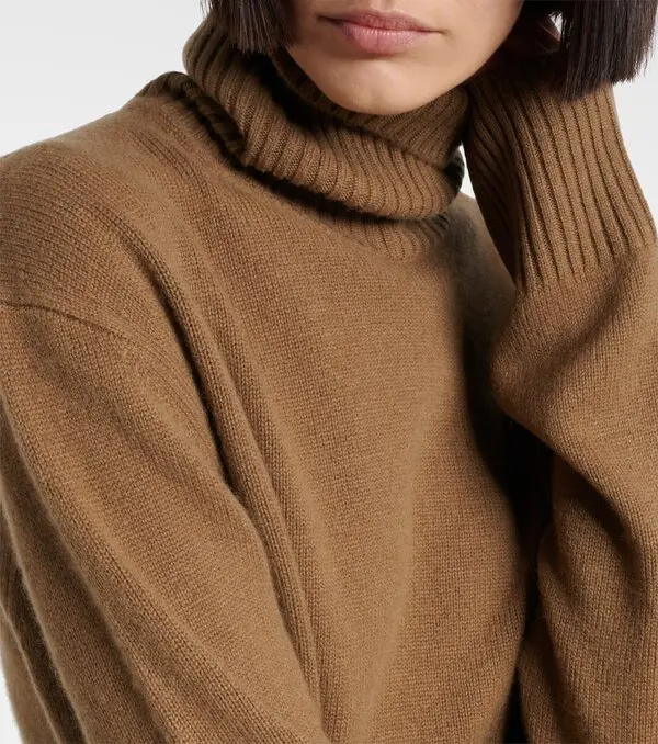 TOTEME Cashmere Turtleneck Sweater - Beige