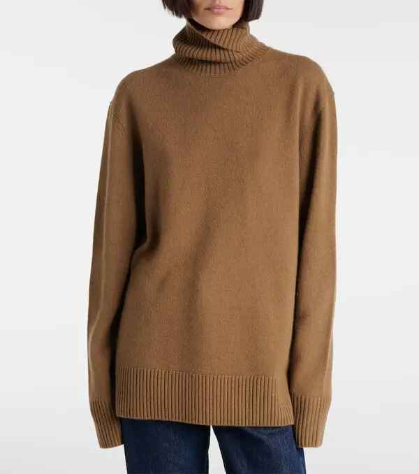 TOTEME Cashmere Turtleneck Sweater - Beige