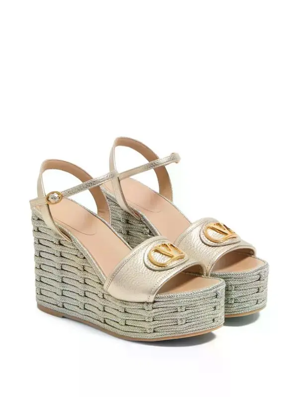 Valentino Garavani Vlogo Signature Wedge Sandal 120mm In Laminated Grainy Calfskin - Neutrals