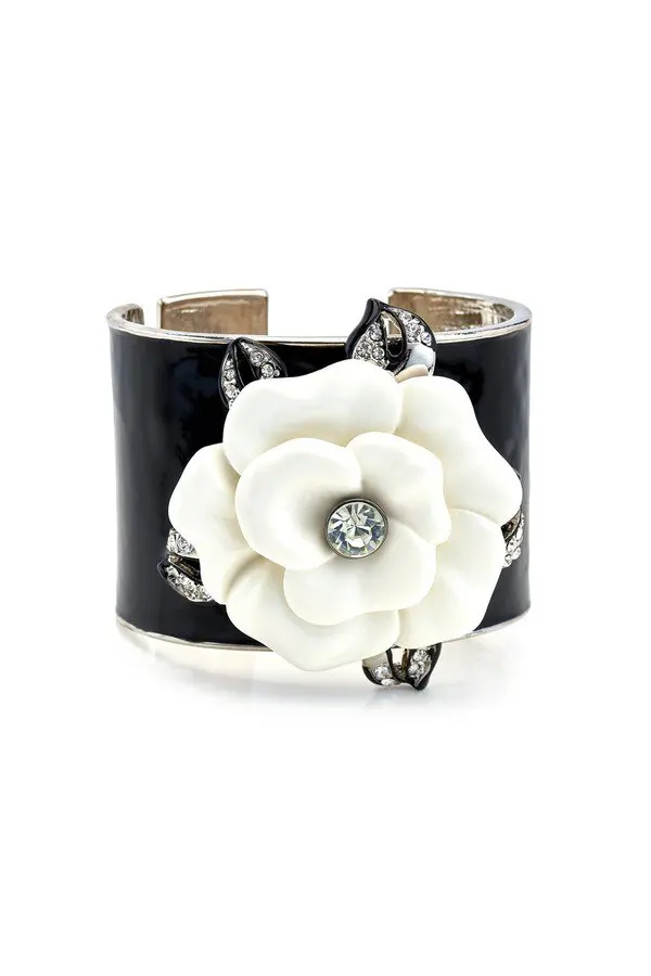 KENNETH JAY LANE Flower Cuff Bracelet - White