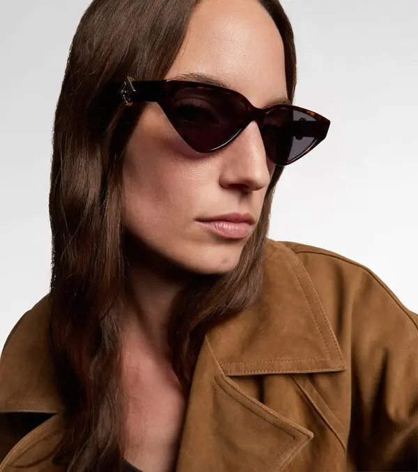 Fendi Ff Diamonds Cat-eye Sunglasses - Brown