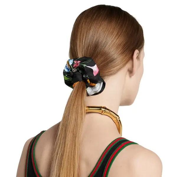 Gucci Printed Flora Silk Twill Scrunchie - Black | Editorialist display picture 1