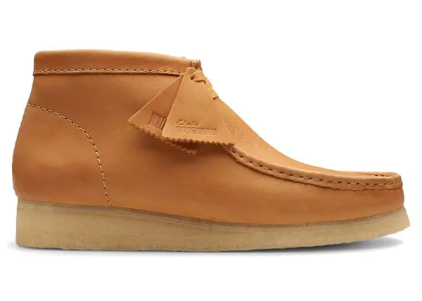 Clarks Wallabee Mid Boots - Tan