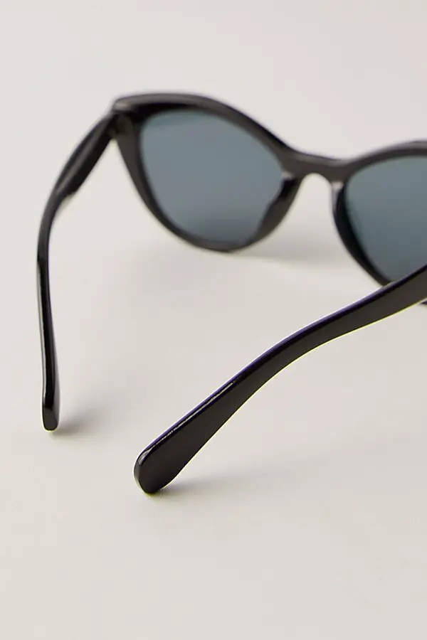 Free People Laurel Cat-eye Sunglasses - Black With Blue Lens