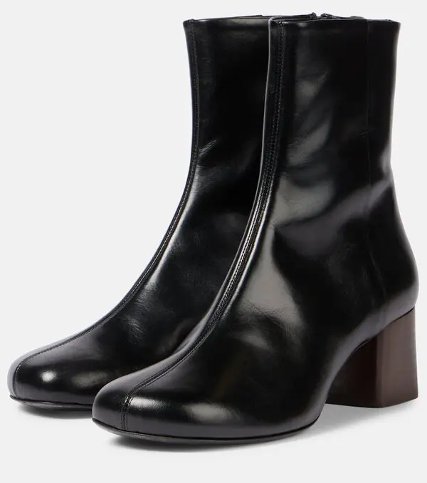 LEMAIRE Anatomic 55 Leather Ankle Boots
